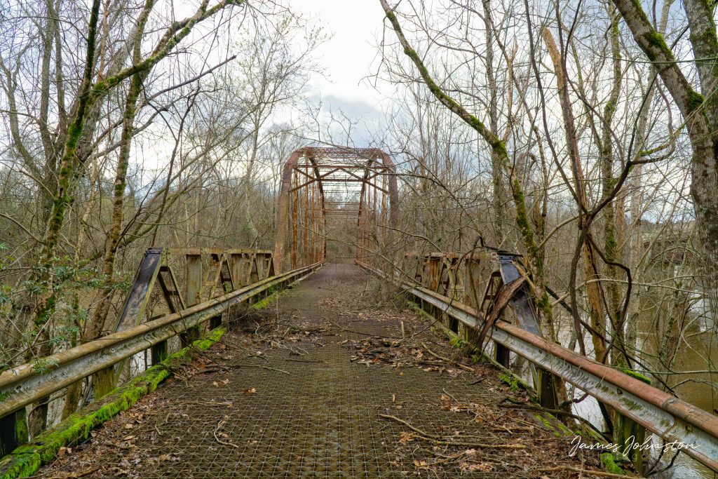 The Old Gatesville Bridge in Copiah County, Mississippi - James Johnston